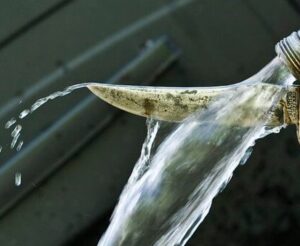 What are Safe Cleaning Practices for Knives? - mykitchenhints.com