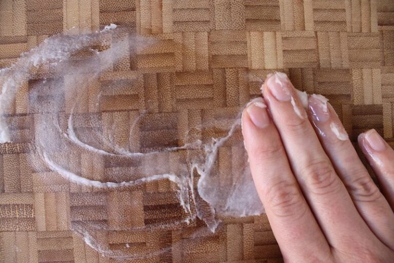 How to Oil a Cutting Board - mykitchenhints.com